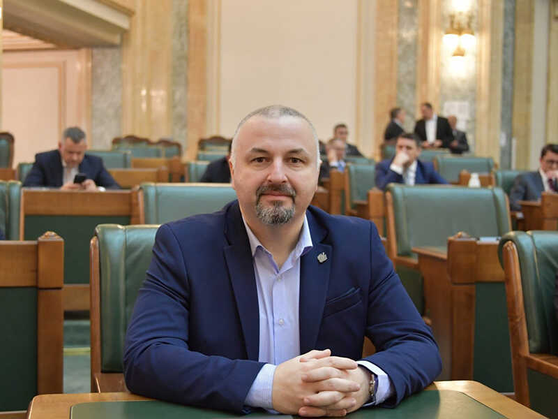 Senator USR Dan Ivan: Gata cu timpul pierdut în așteptarea unui răspuns ...